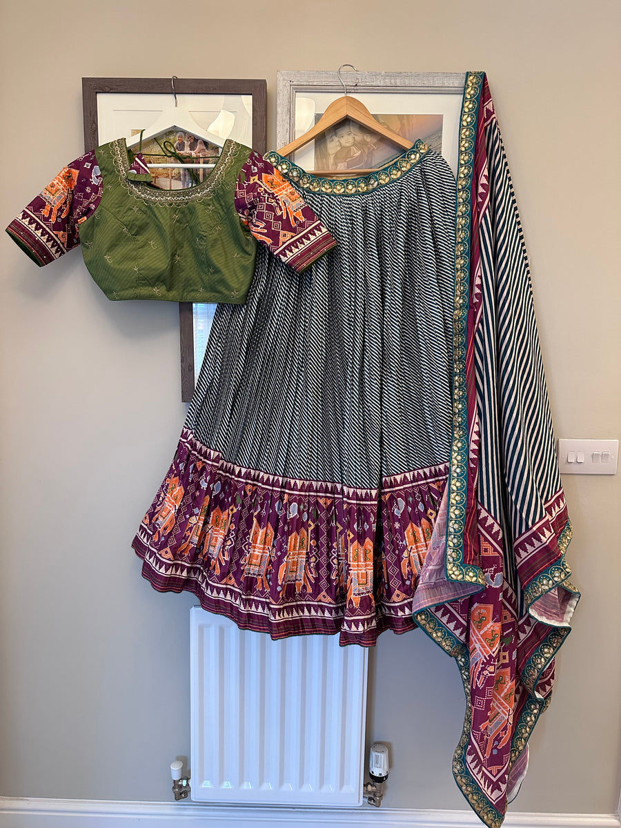 Azarin – Circular Threads